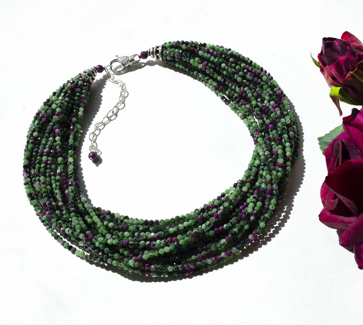 Колье, цоизит