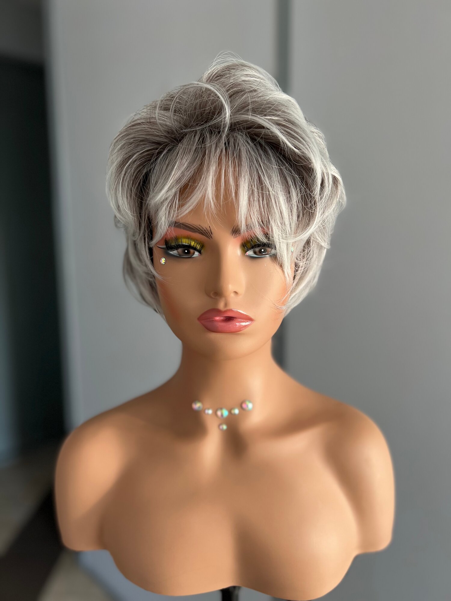 Парик женский ONLYSHAIR объемная укладка серый