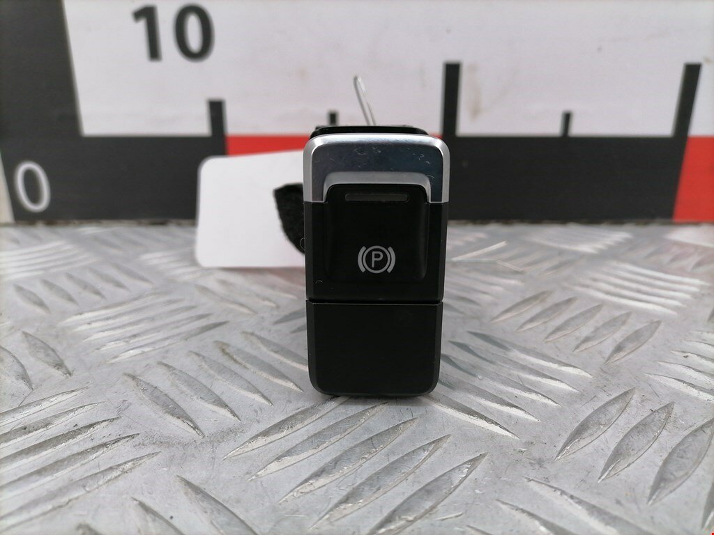 Кнопка ручного тормоза Volkswagen Touareg 2 7P1927225B арт. 1457418