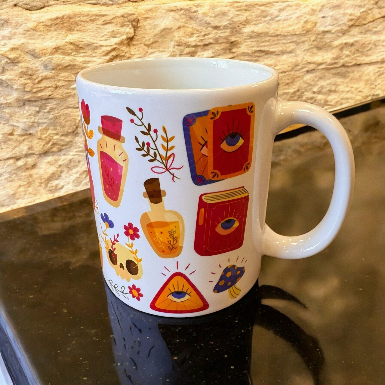 Кружка "Магические символы", керамика, 300мл, с магическим узором, магические артефакты