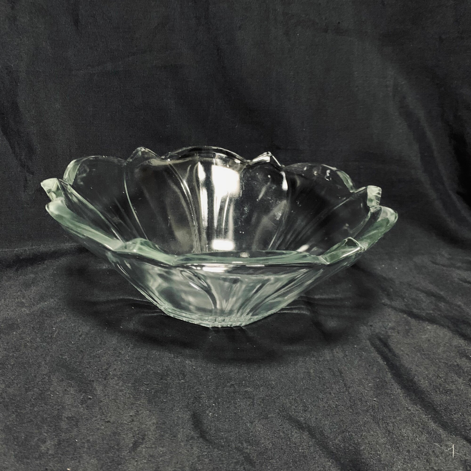 Стеклянная конфетница ДХЗ