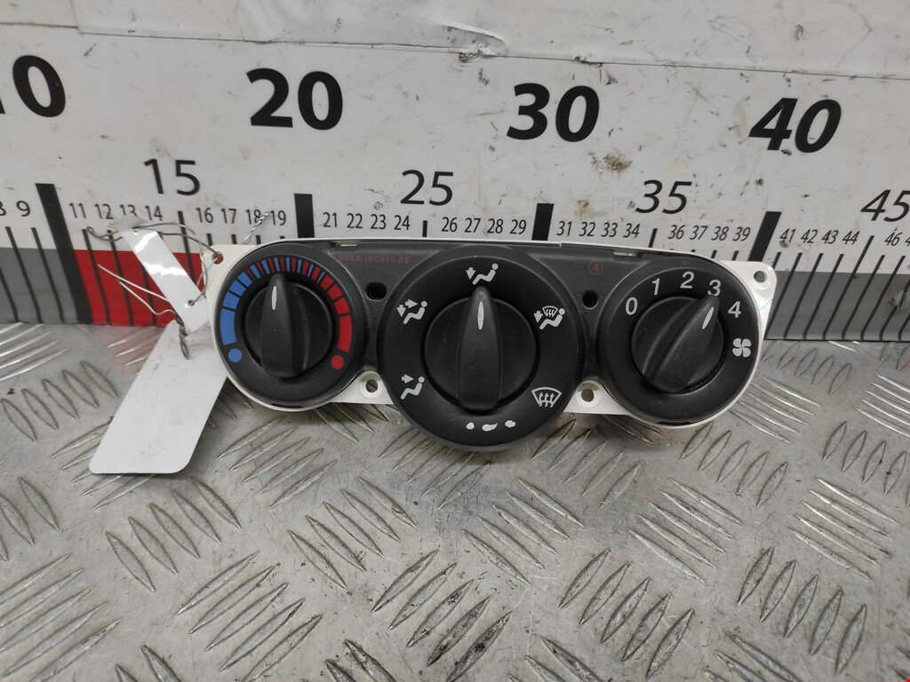 Блок управления печки (климат-контроля) Ford Focus 1 1131256 арт. 2206155