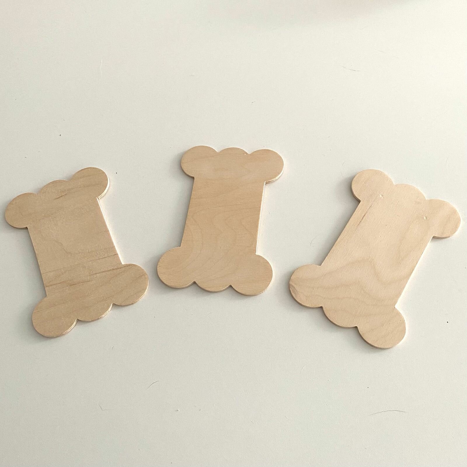 Катушки для тесьмы деревянные, 3 штуки