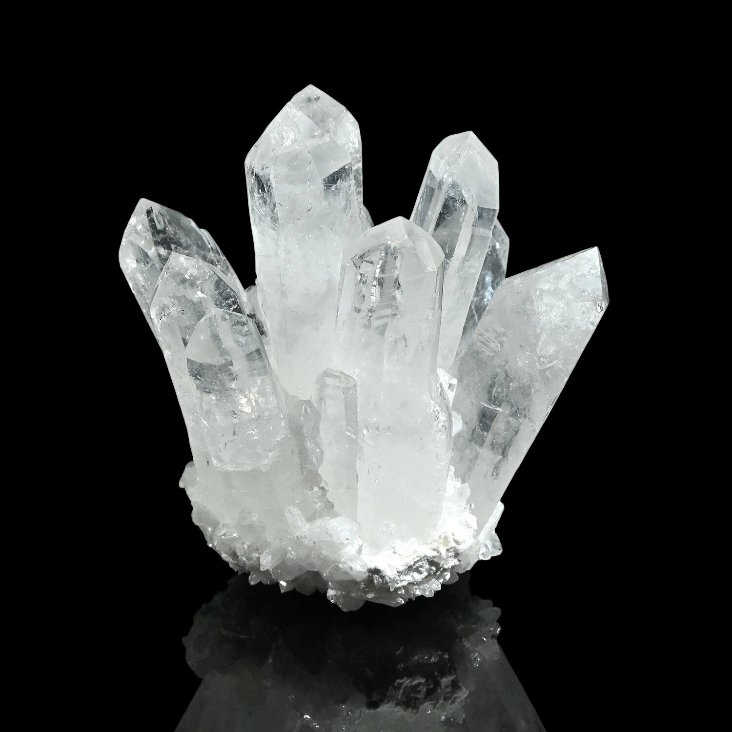 Кристаллическое образование прозрачного кварца 80*70*80мм, 266г .