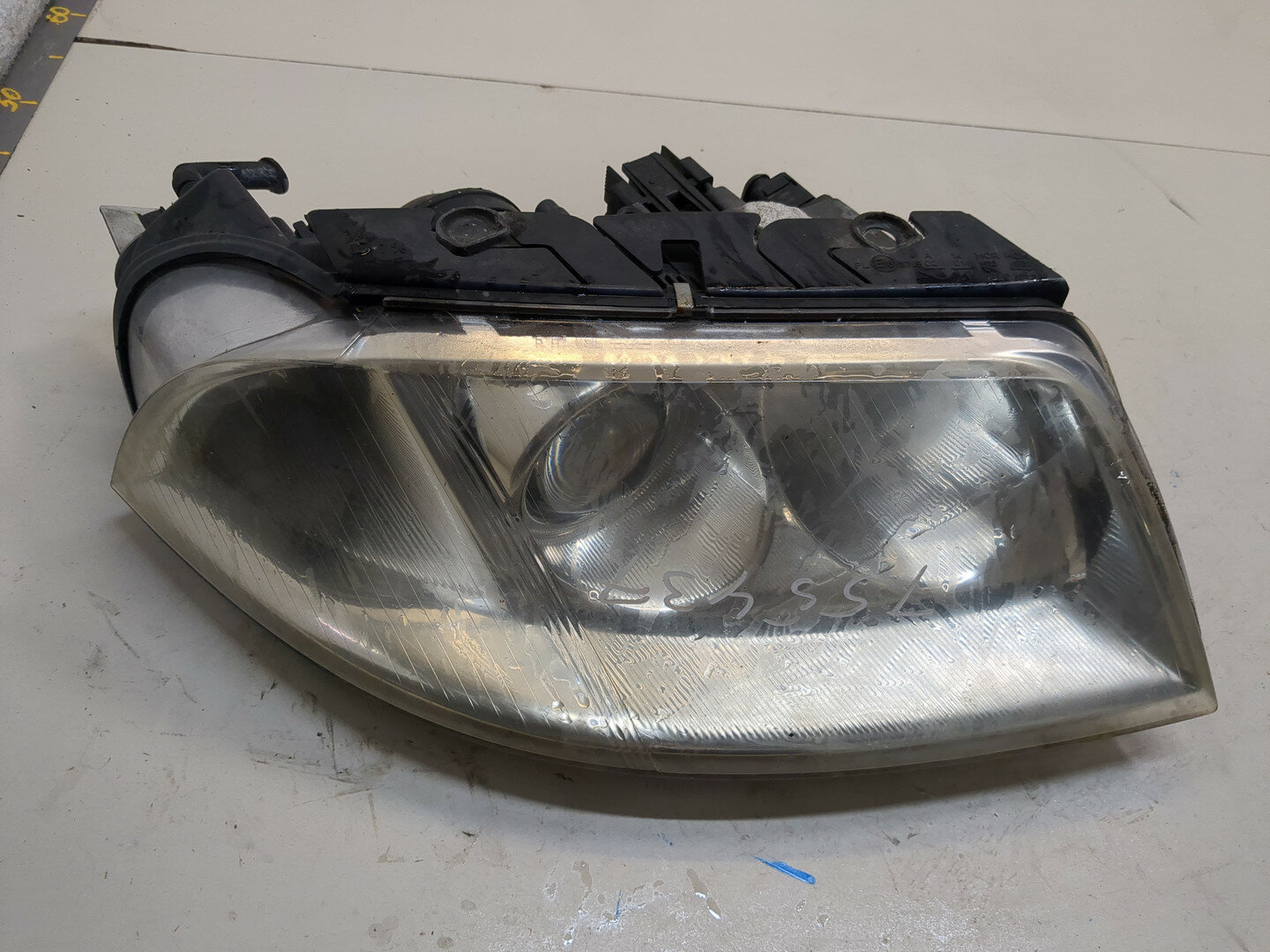 Фара (передняя) правая Volkswagen Passat 5 Б/У