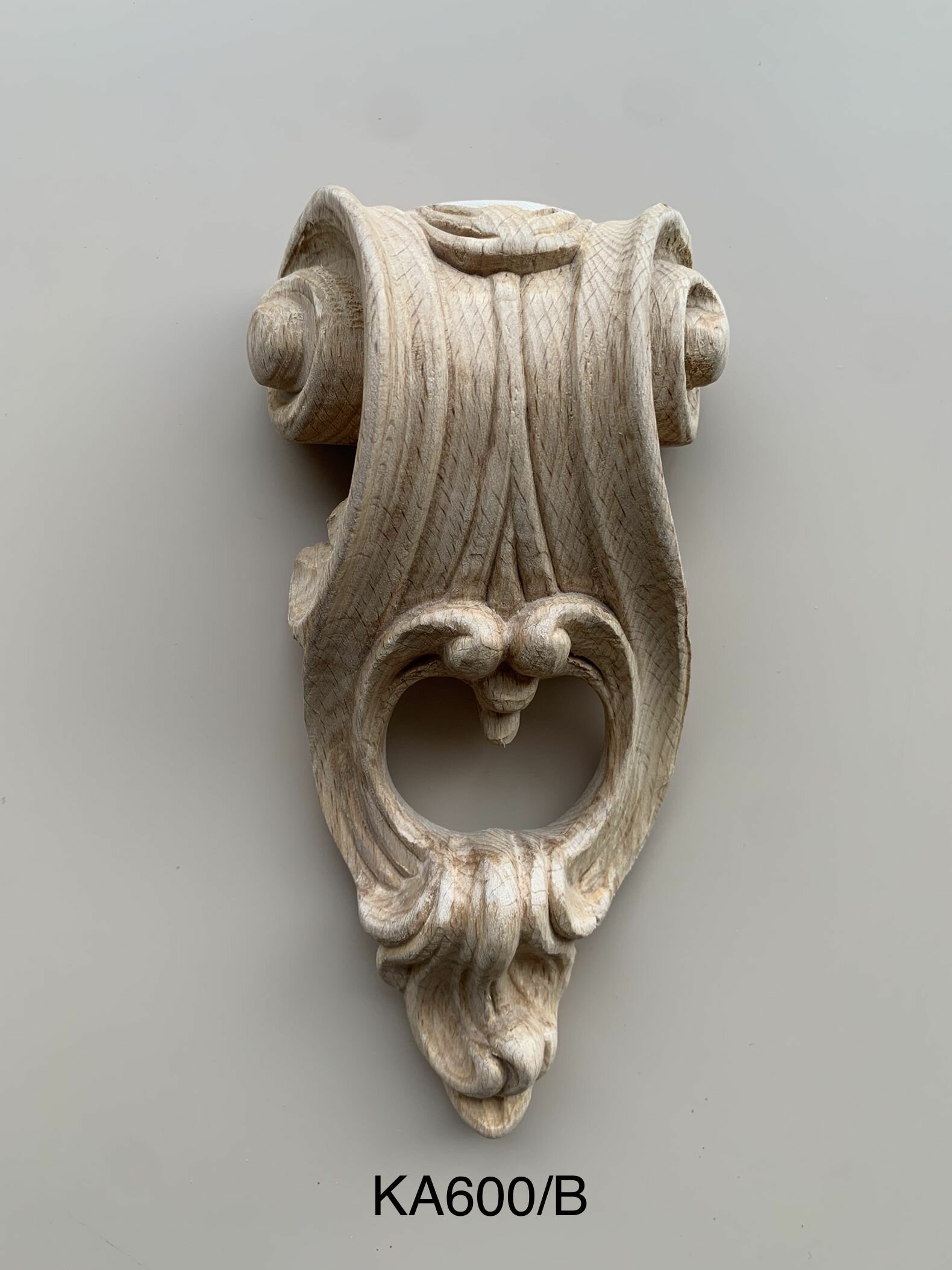 Резной декор KA600/B из массива Бука 95 x 185 x 50 (мм)