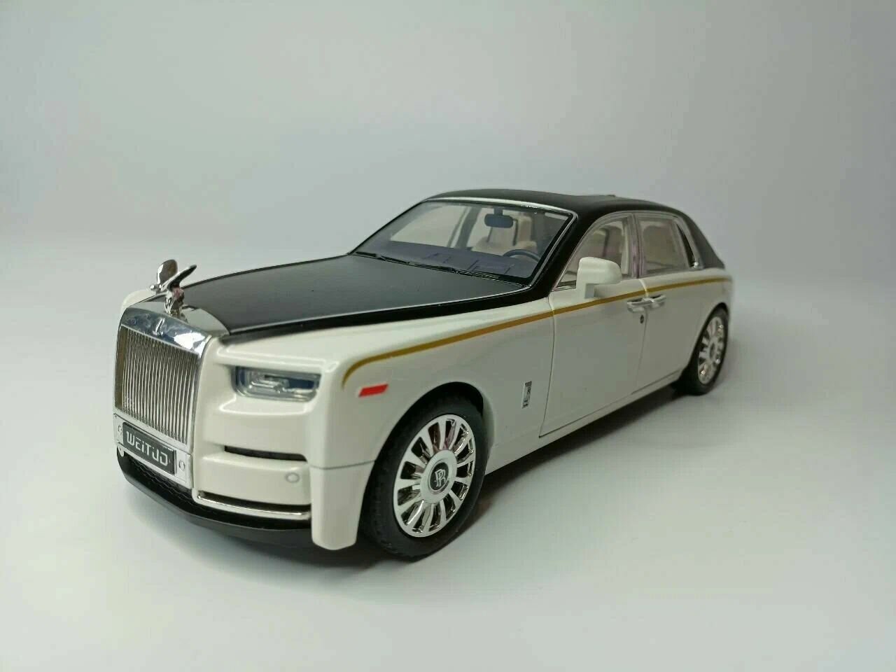 Коллекционная Металлическая Ролс Ройс масштабная модель 1:18
