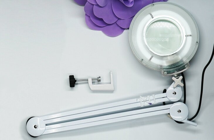 Лампа-лупа настольная люминесцентная 5Х