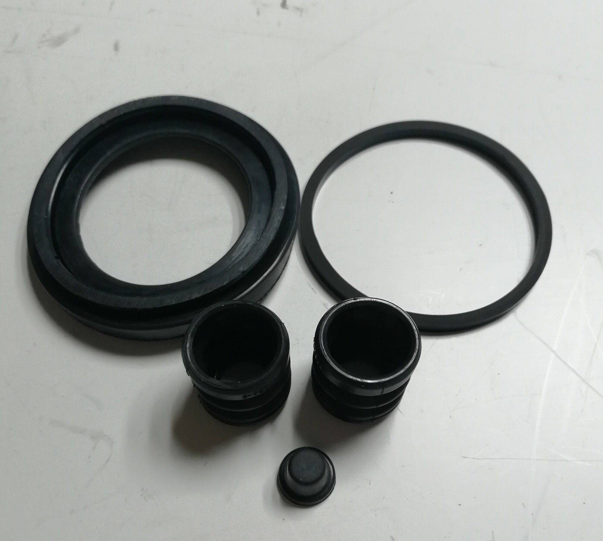 Ремкомплект суппорта переднего MASTER KIT Chery Bonus, Very A13 [1.5 16V 5MT седан]