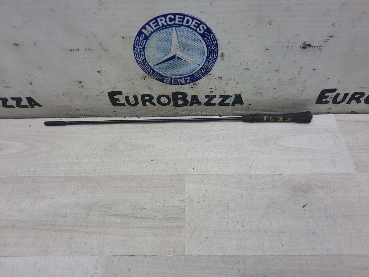 Антенна Mercedes Sprinter W903 A0008209775