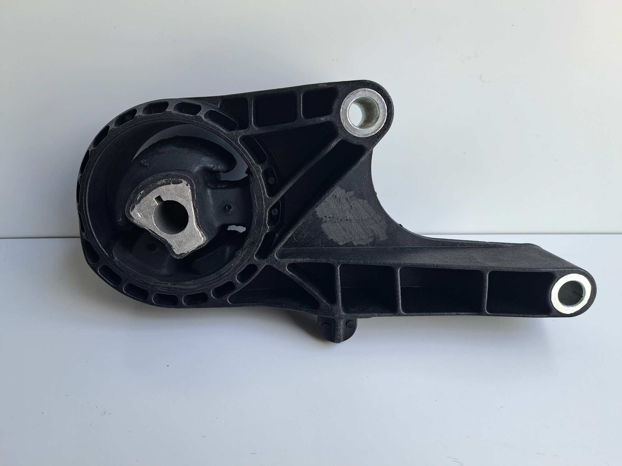 Опора (подушка) двигателя передняя МКПП Круз, Орландо, Опель