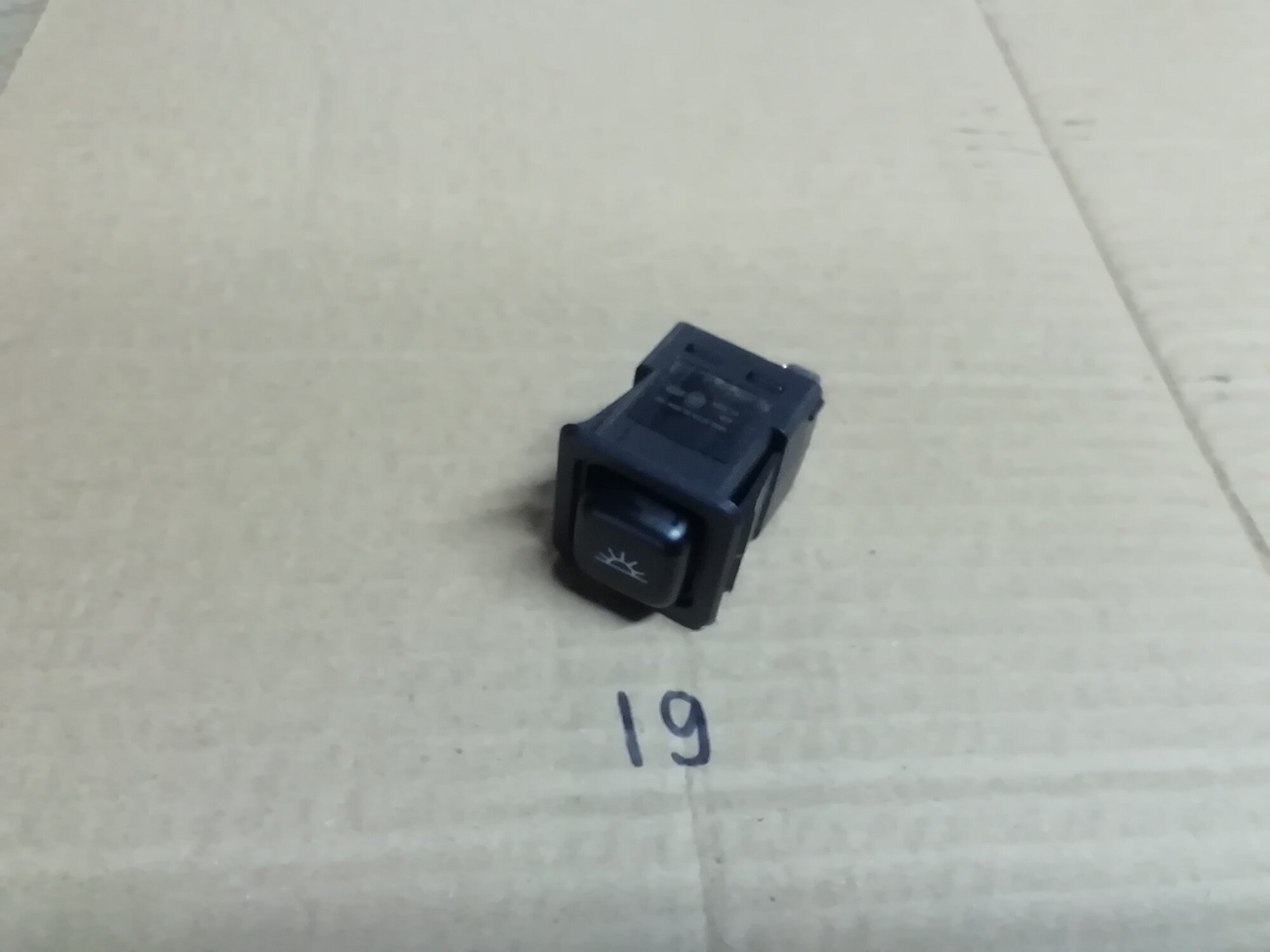 3842.3710-02.09М AE автоэлектрика - Выключатель кнопка освещения салона ЗИЛ, КамАЗ, МАЗ