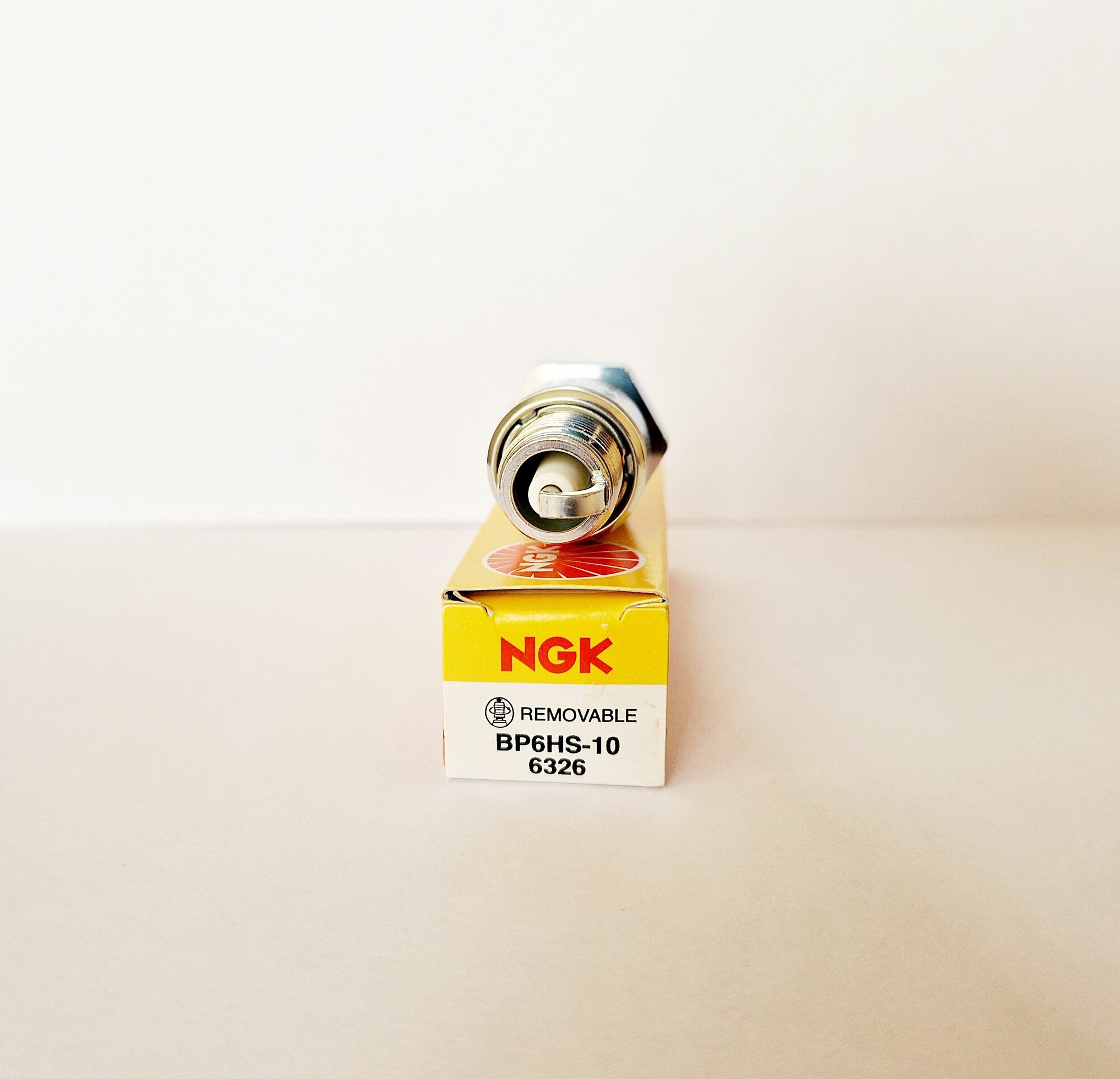 Свечи зажигания NGK BP6HS-10 6326 Мотоциклы/ Квадроциклы/Водомоторы/Вездеходы/Снегоходы/Гидроциклы