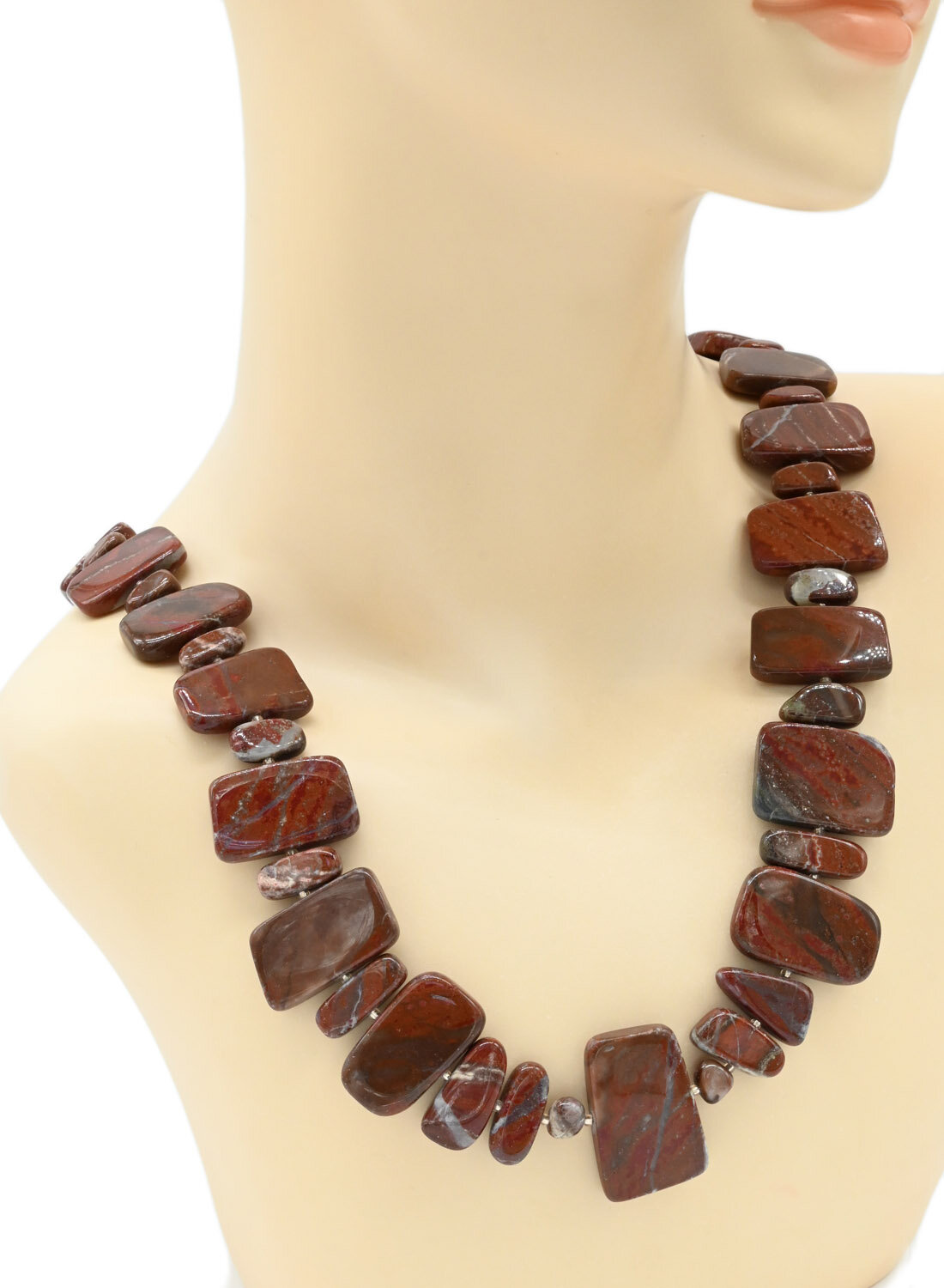 Колье, яшма