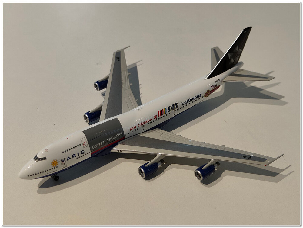 Модель коллекционная MAGIC Boeing 747-341SCD varig split colors pp-vni (длина 17,66 см)