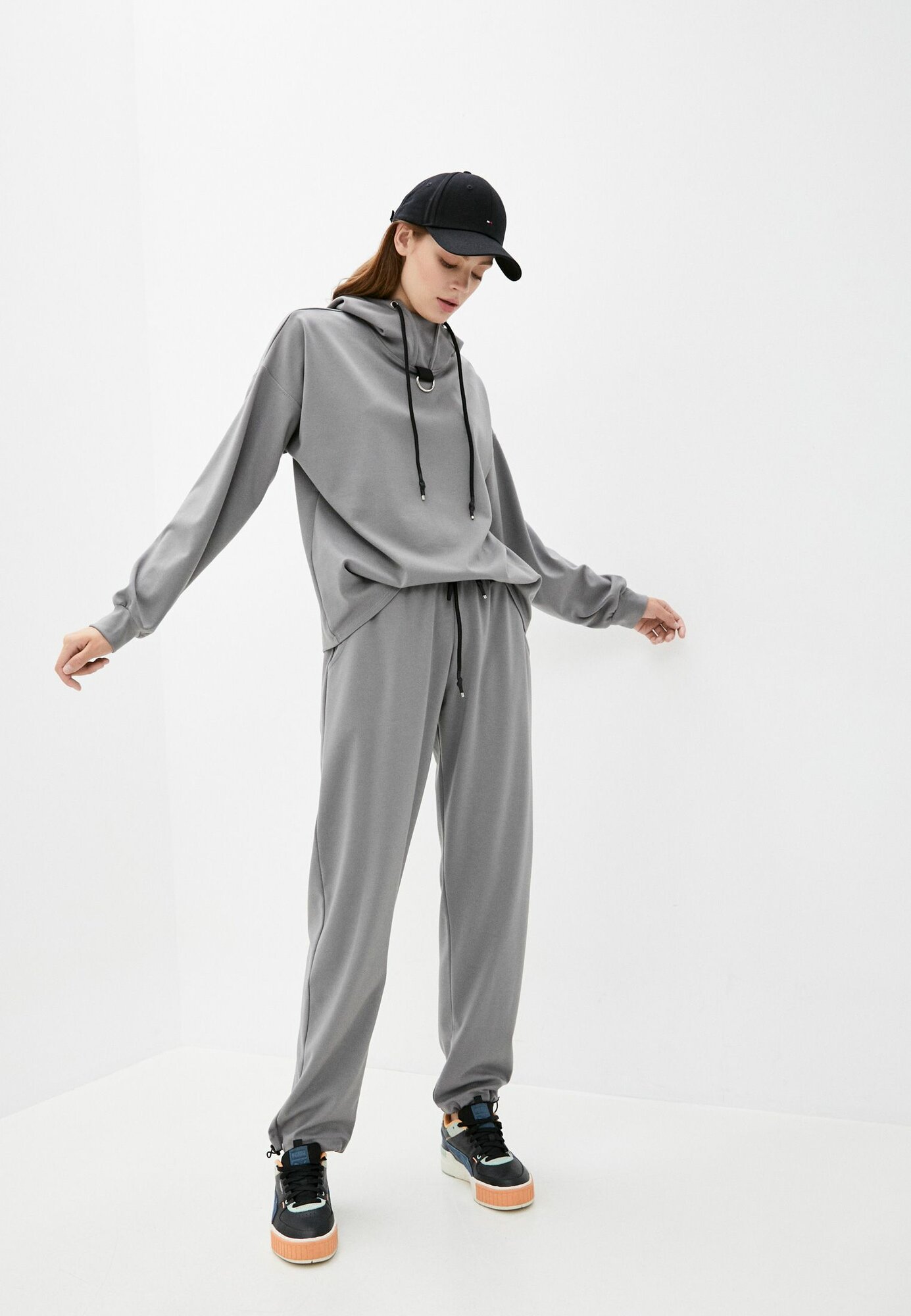 Костюм спортивный