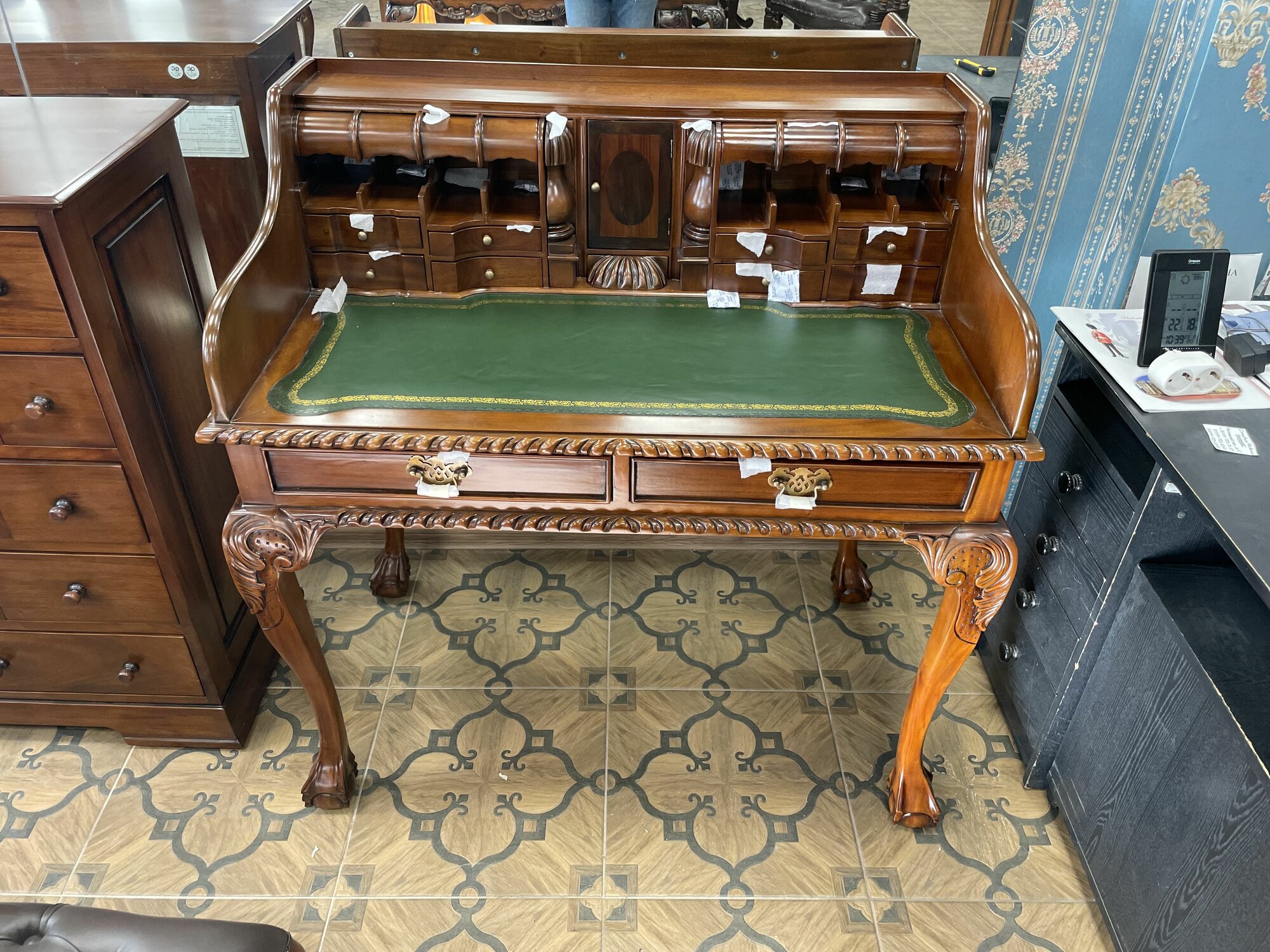 Стол бюро PCE 40 green Индонезия из массива красного дерева 106х106х60см (зеленая кожа)