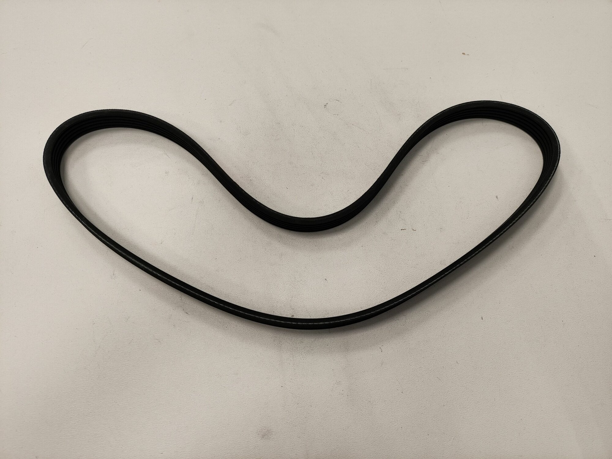 Ремень насоса водяного и генератора GATES Geely MK [1.5 16V 5MT седан]