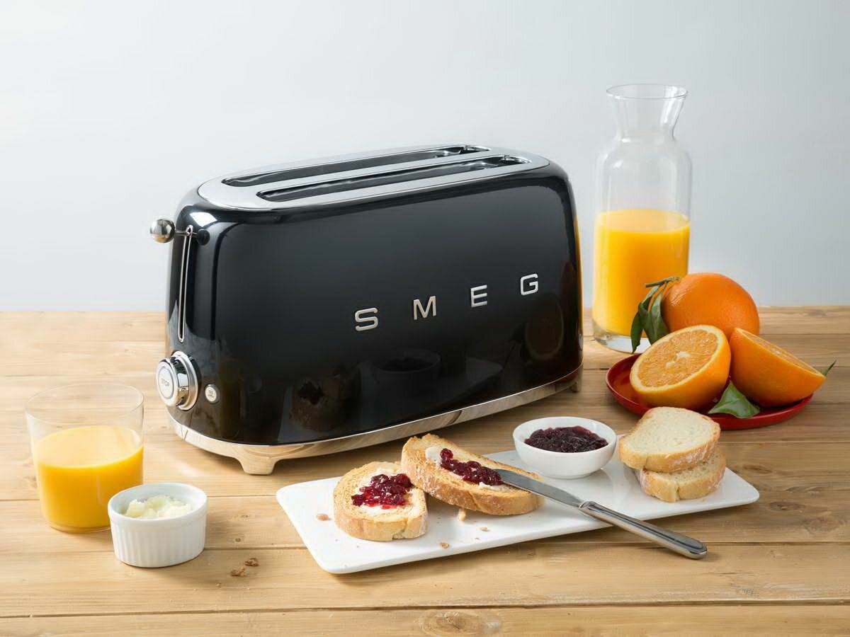 Тостер Smeg TSF02BLEU черный, стиль 50-х г. г, 4 ломтика, корпус из нержавеющей стали, 6 уровней поджаривания