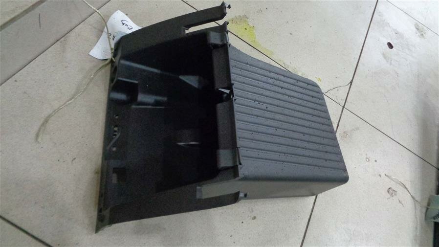 Бардачок от Ford Focus 2 2004-2008