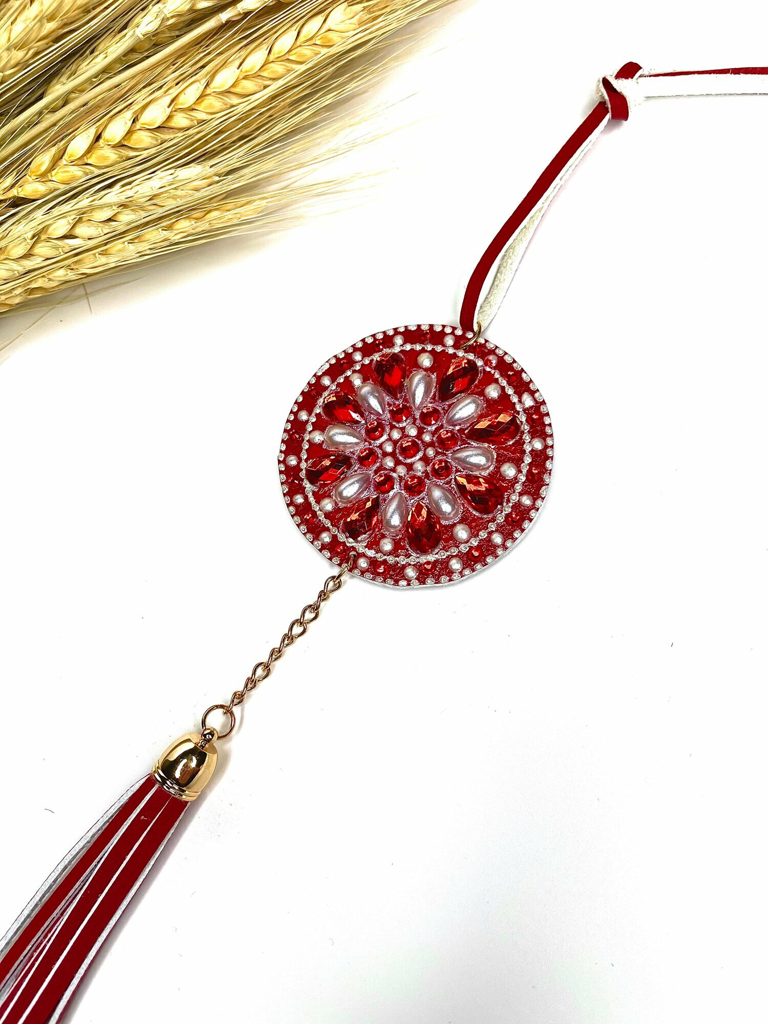 Подвеска-амулет в автомобиль Красная с женской мандалой С кисточкой и стразами