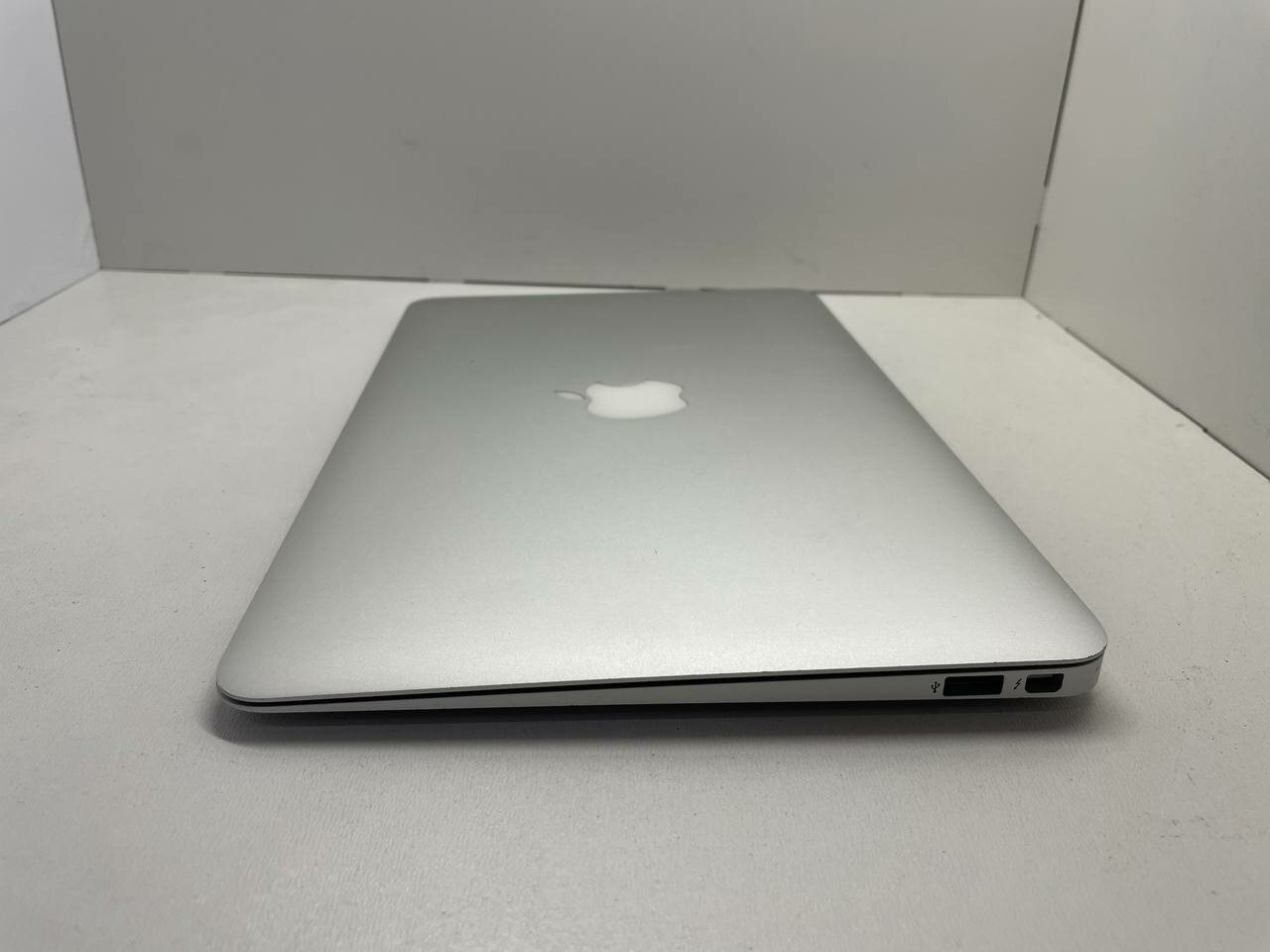 Ноутбук Macbook Air 11,6. Товар уцененный