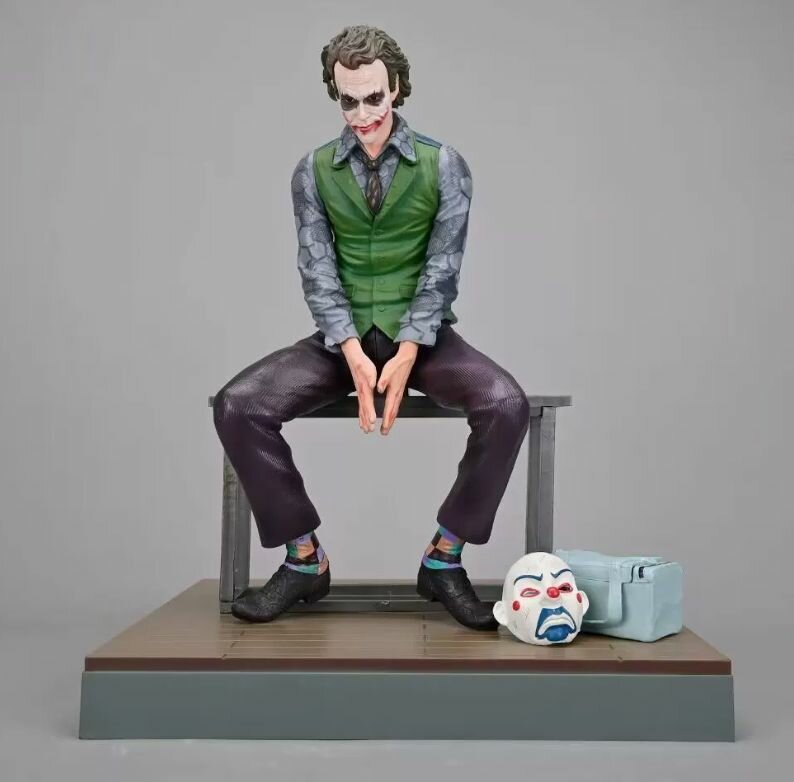 Фигурка Бэтмен Джокер темный рыцарь / Batman Joker The Dark Knight (26см)