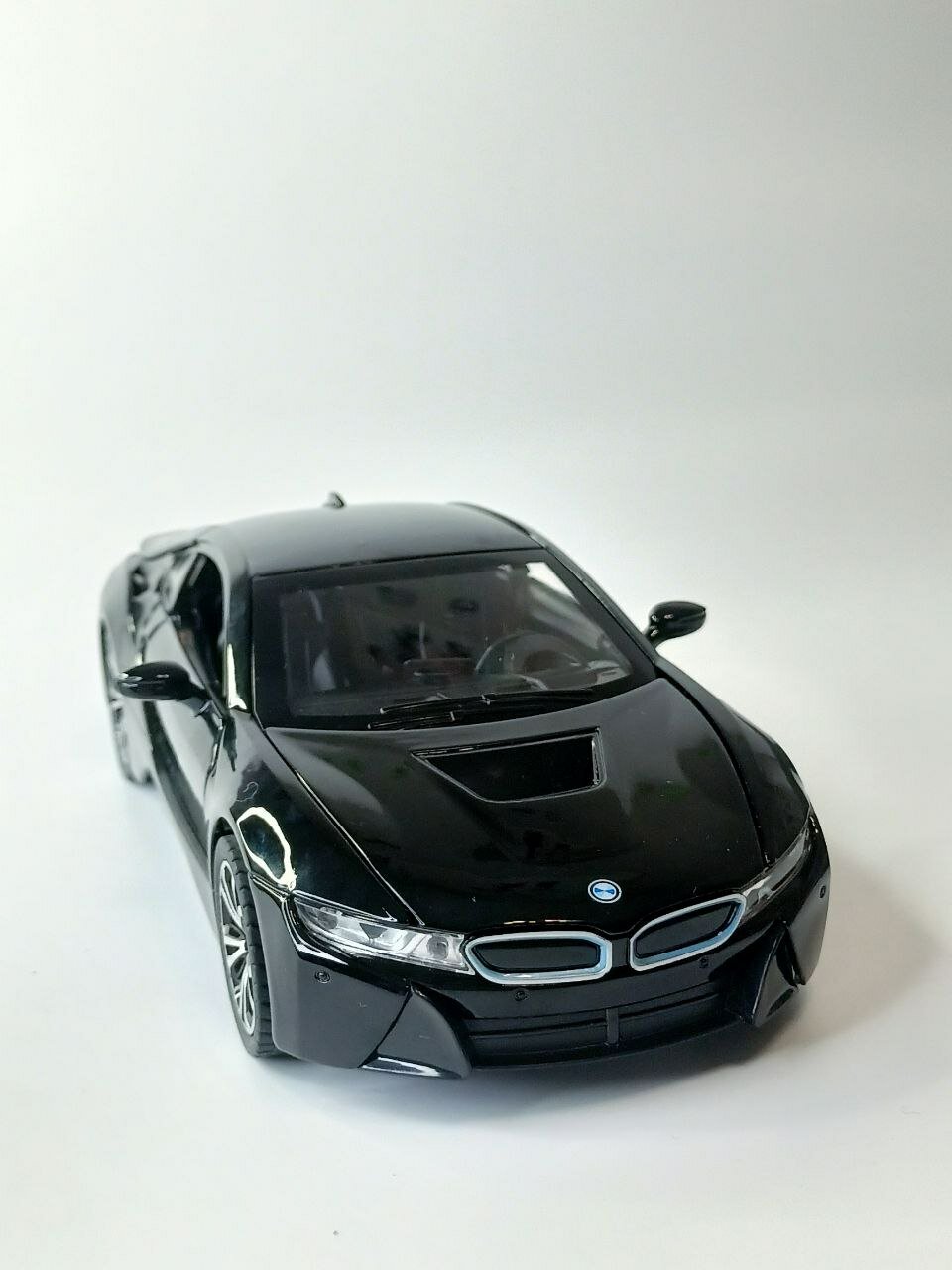 Модель автомобиля BMW I8 Supercar коллекционная металлическая игрушка масштаб 1:24 черный