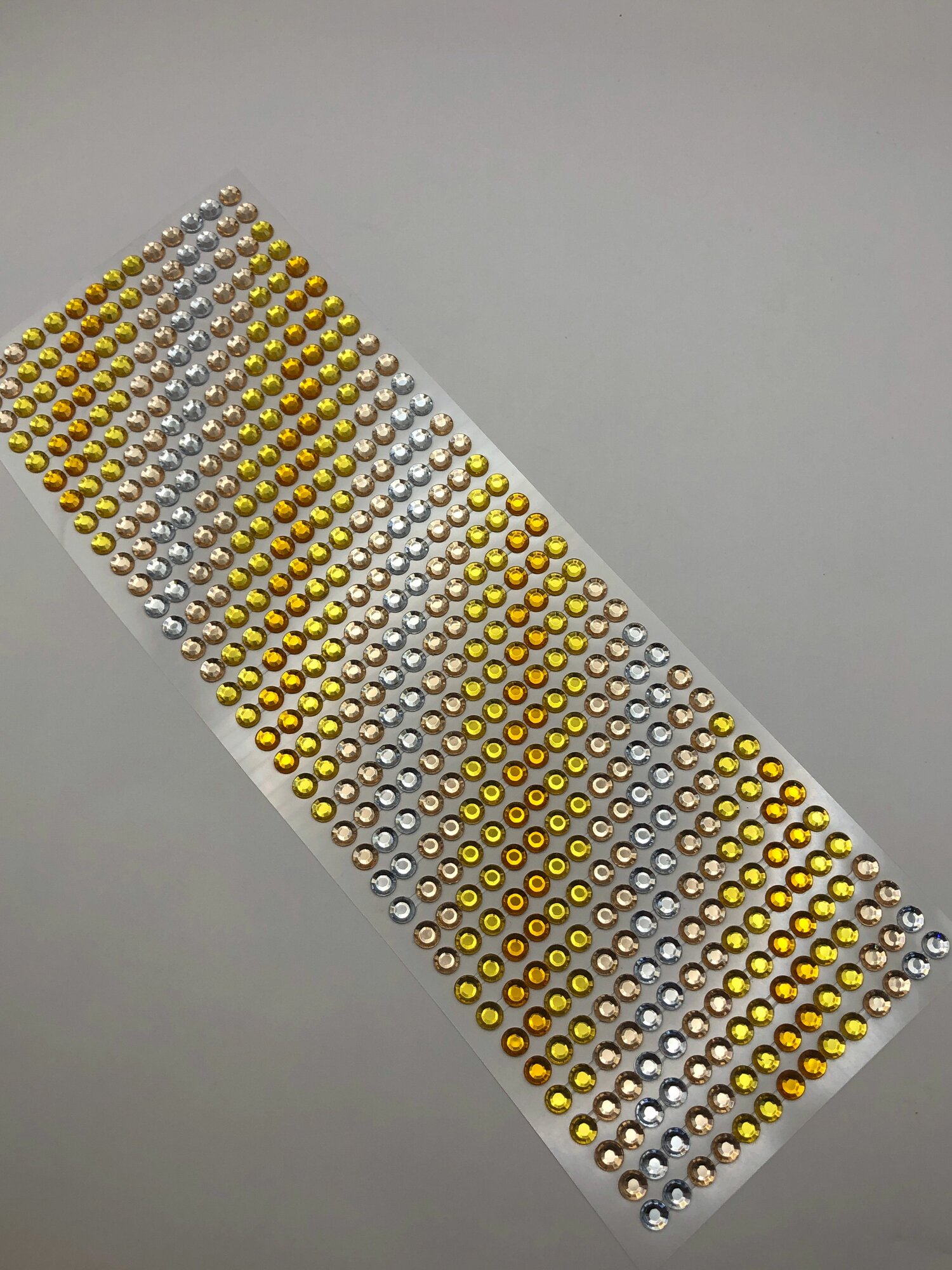 Стразы для рукоделия / декора, самоклеящиеся (диаметр 6 мм, 504 шт) стразы клеевые для лица / для вытупления