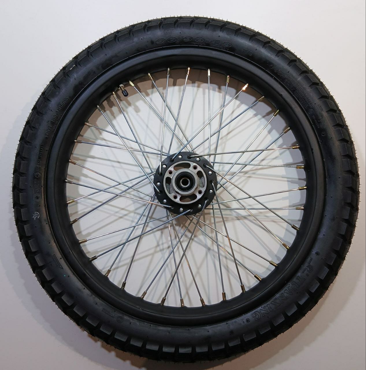 Колесо переднее в сборе 90/90-19 под ось Ф12мм Мотоцикл Ataki Carrera 300