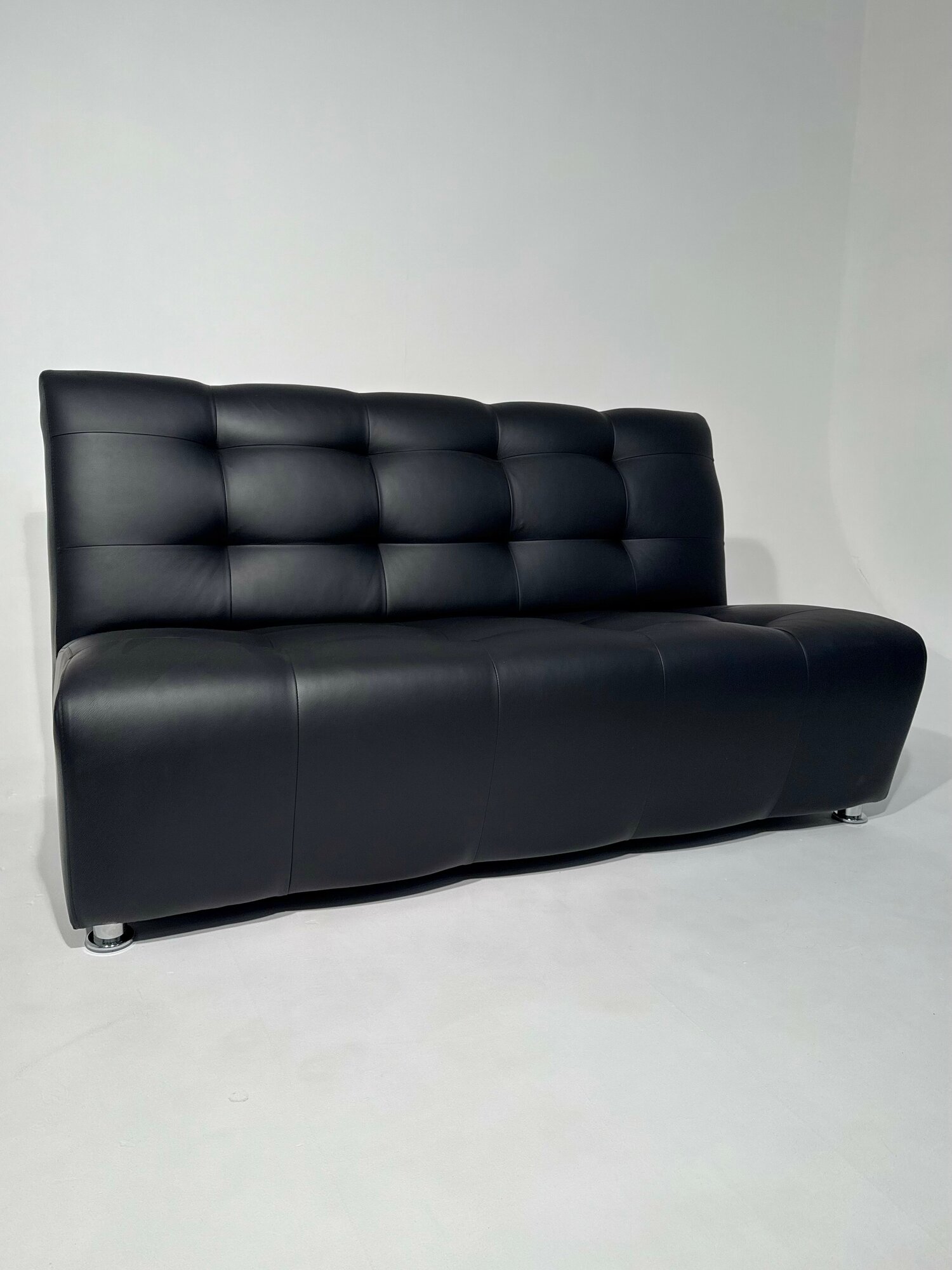 Диван офисный Канцлер без подлокотников, механизм Нераскладной, 150х82х86 см, чёрный матовый