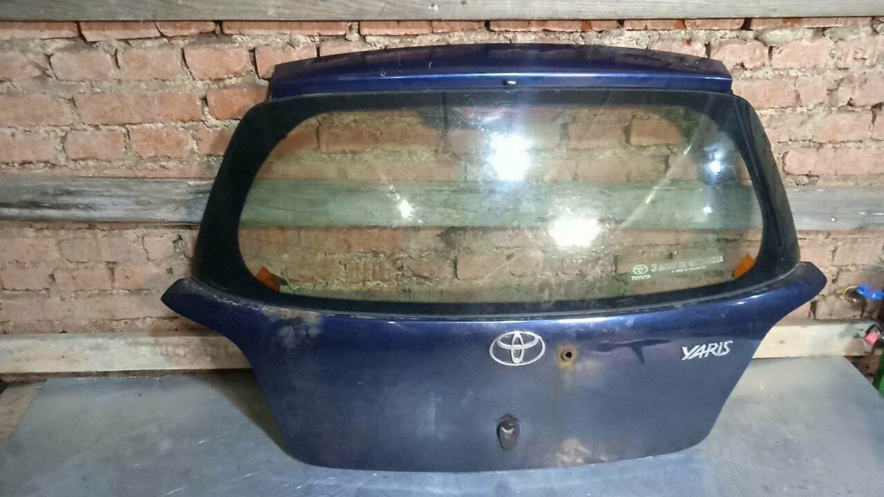 Крышка багажника со стеклом Toyota Yaris XP10 2003