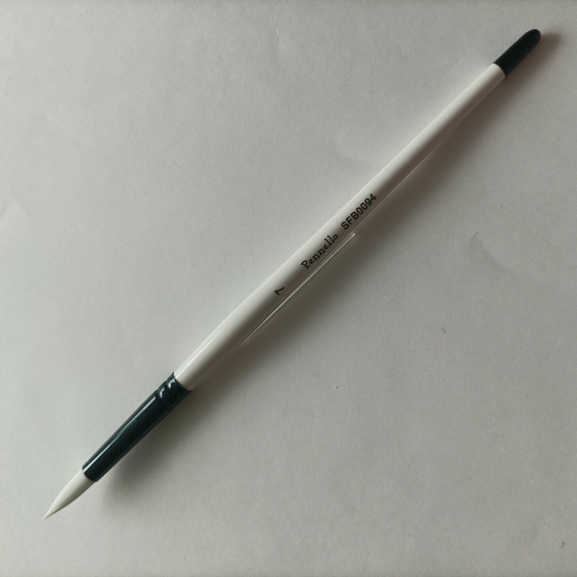 Кисть синтетика жесткая Pennelo круглая N 7 короткая ручка