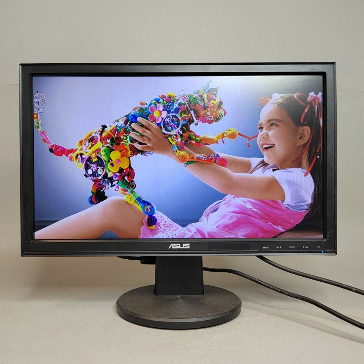 18.5" Монитор ASUS VW197D, 1366x768, 75 Гц, TN