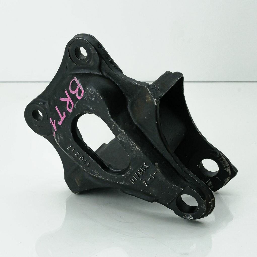 Кронштейн передней рессоры передний ISUZU FORWARD, ZEVS