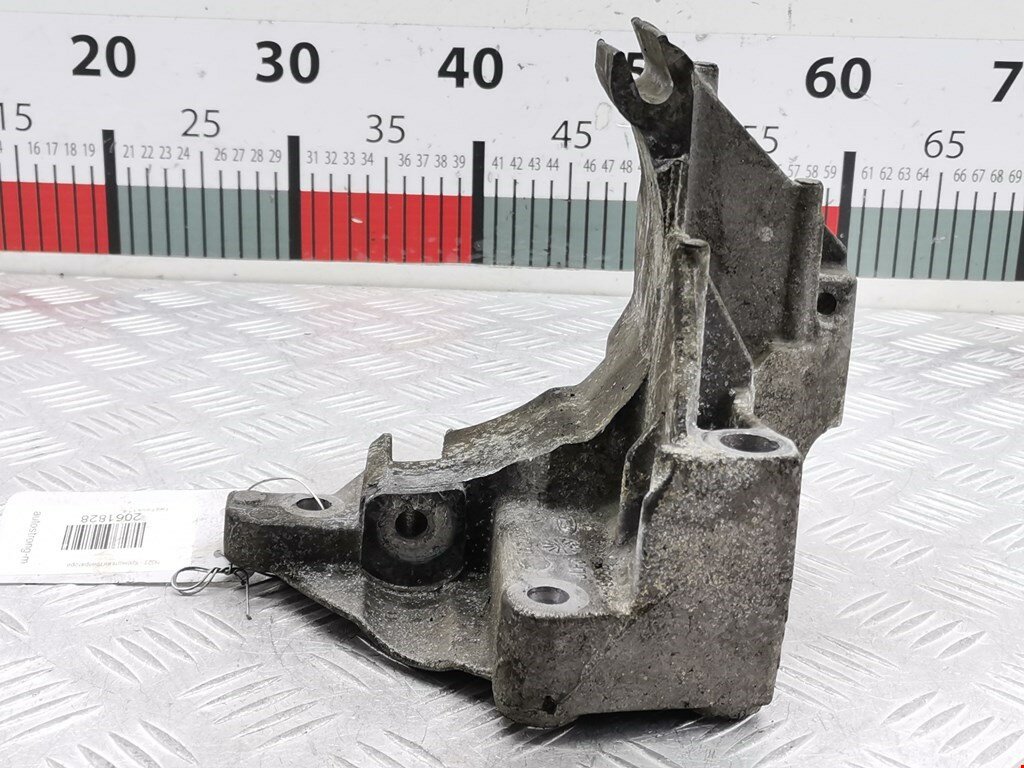 Кронштейн генератора Ford Focus 1 98BB10039AC арт. 2061828