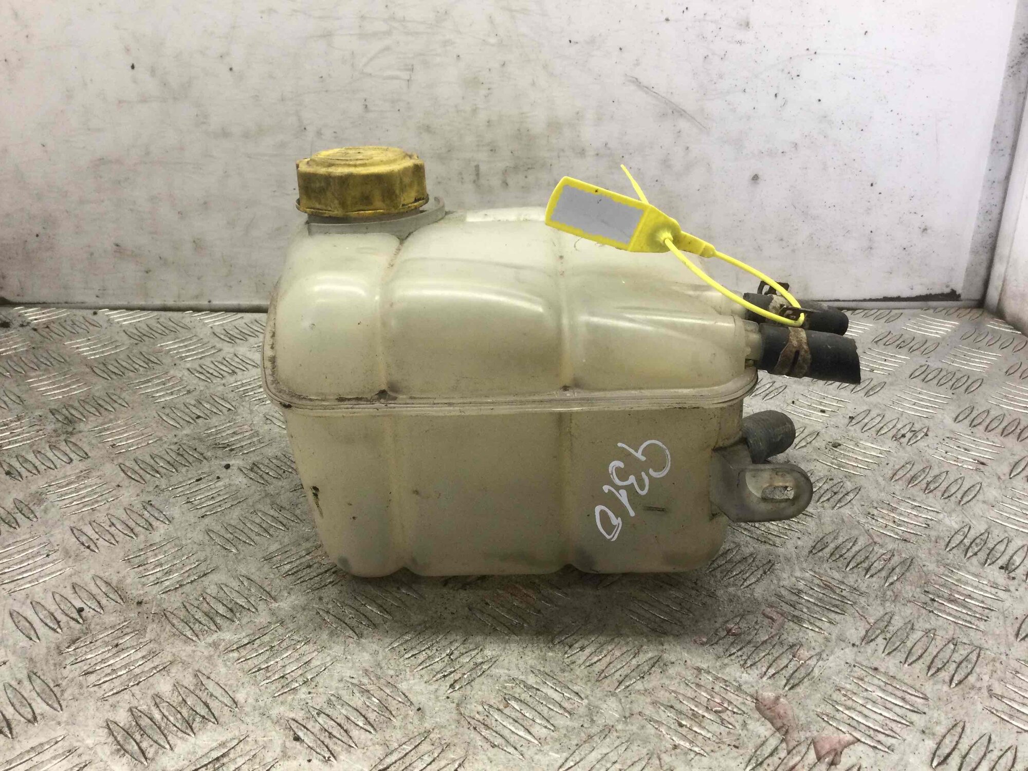 Б/У Бачок расширительный Ford Focus 1 поколение [рестайлинг] (2001-2005) 2004 г.