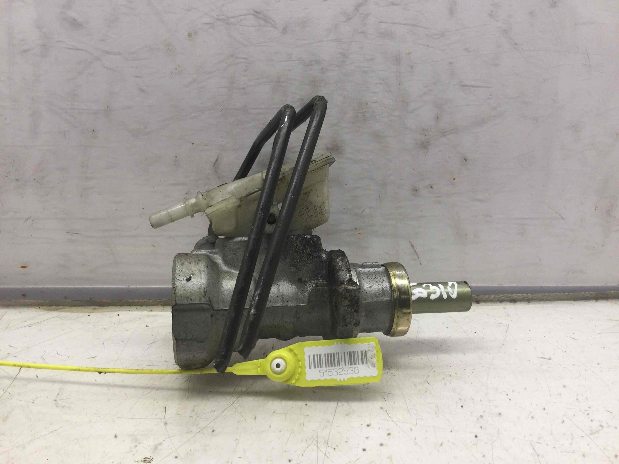 Б/У Цилиндр тормозной главный Ford Focus 1 поколение [рестайлинг] (2001-2005) 2004 г.