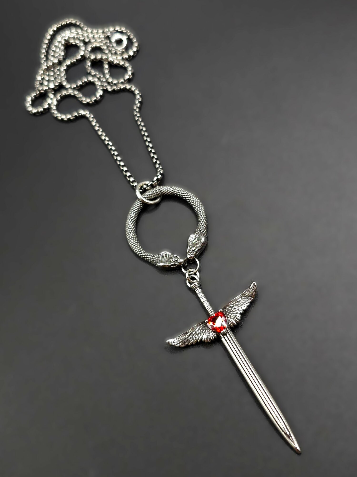 Славянский оберег, колье, металл, кристалл, искусственный камень, циркон