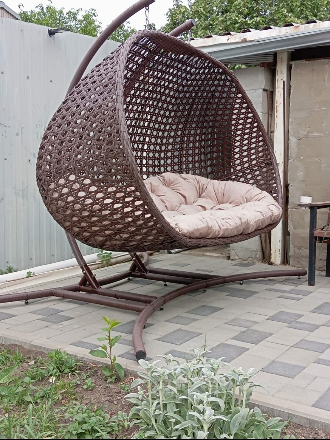 "Венеция" - диван на усиленной стойке, выдерживает 350кг. Подходит для газона(мягкой земли)