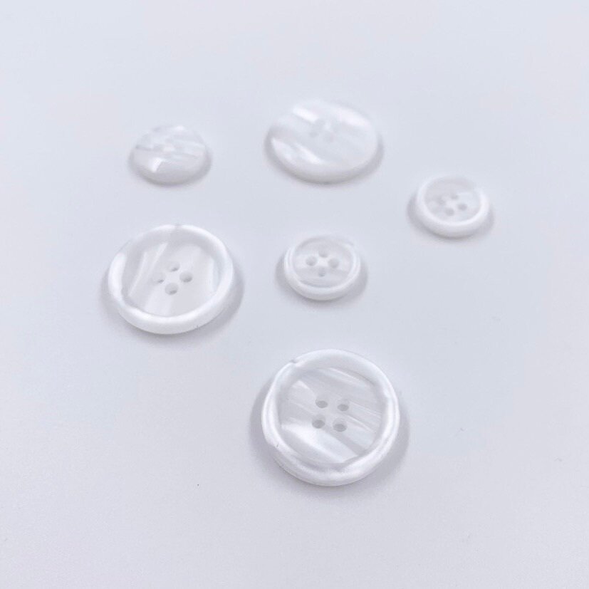 Пуговицы белые 1.5 см 10 шт