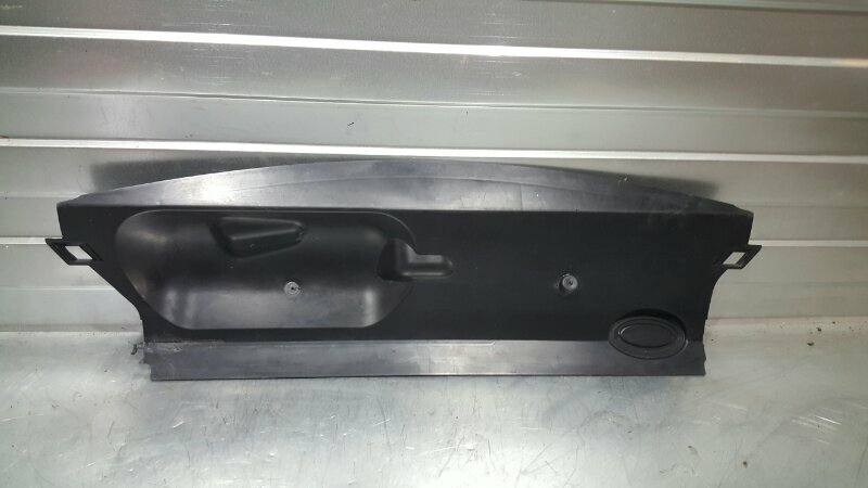 Дефлектор радиатора Renault Megane KZ0G 2009-2015 214763757r