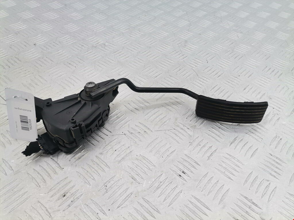 Педаль газа Volvo S40 V40 1 M865642 арт. 1605068