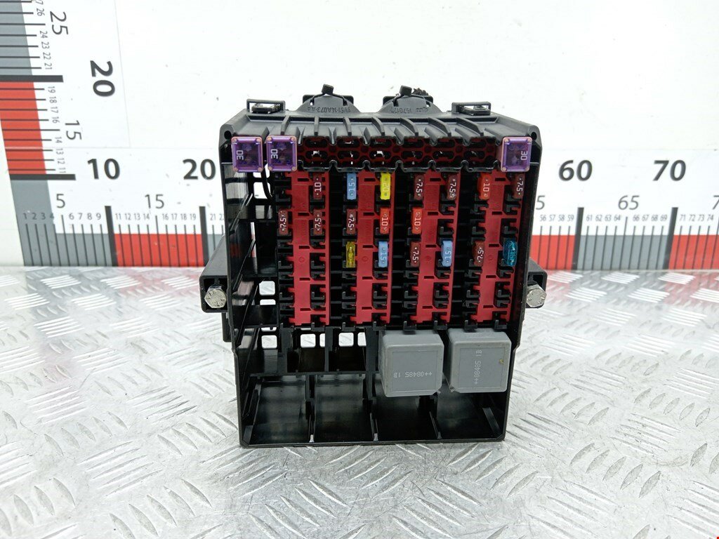 Блок предохранителей Ford Fiesta 6 8V5T14A005KME арт. 1759979
