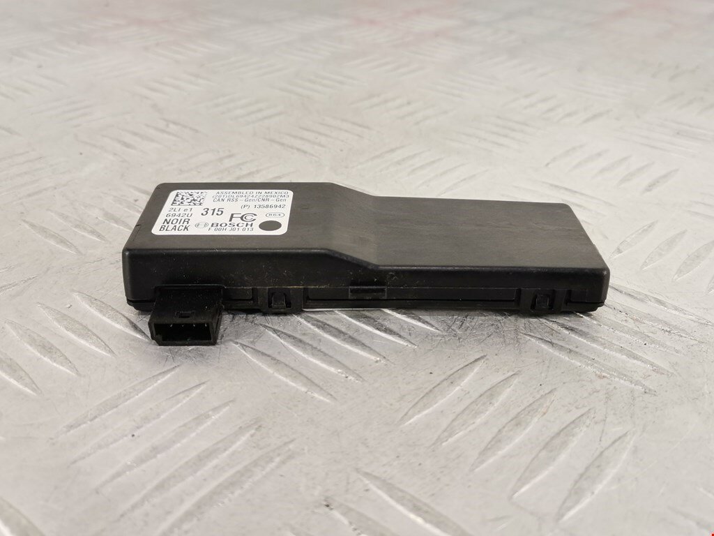 Блок управления бесключевым доступом Chevrolet Volt 1 13586942 арт. 1468558