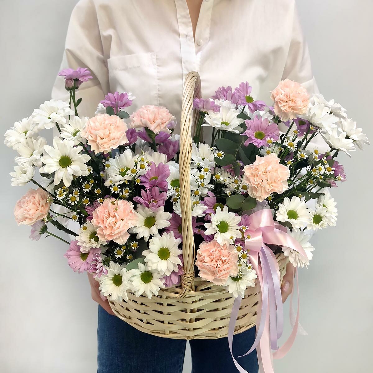 Корзина Талисман Флора "Летнее Чудо", хризантемы, 20 шт, в корзине