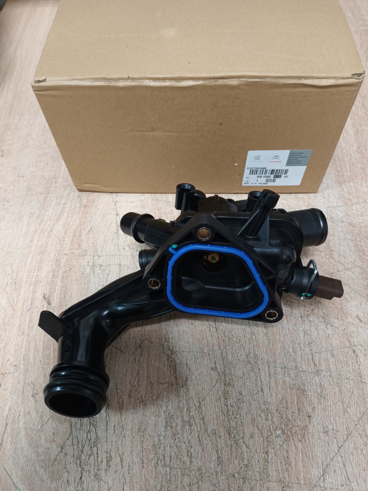 Корпус термостата Пежо 207/308/3008/ Партнер Ситроенс С4/С5/Берлинго EP6 120л. с. 9808647080