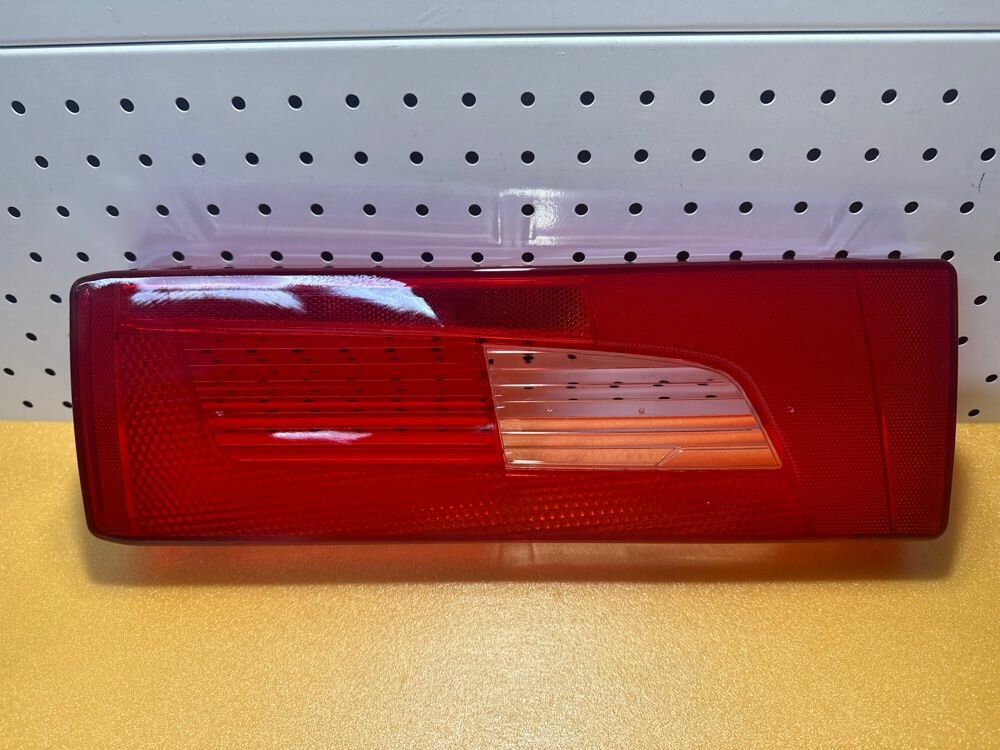 Стекло заднего фонаря левое Scania P R G S 6 серии