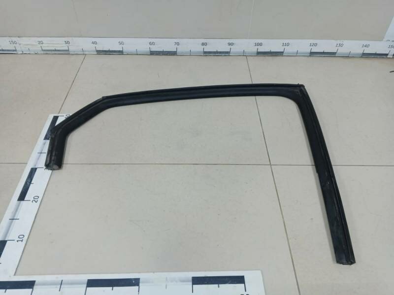 Уплотнитель стекла двери Hyundai Elantra CN7 2020 кат.номер: 83540AA001