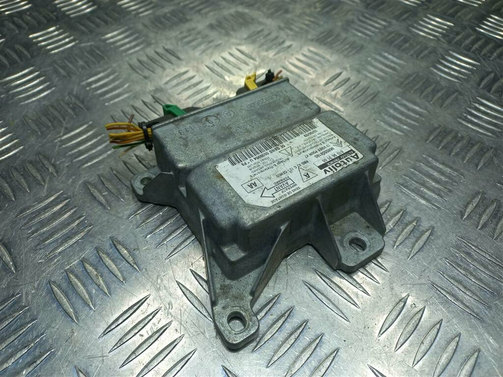 Блок управления SRS (AIR BAG) Б/У для Citroen C5 II (2008—2017) 6546L3